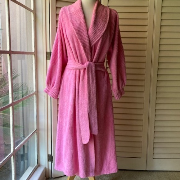Crowntuft | Intimates & Sleepwear | Vintage Chenille Robe | Poshmark